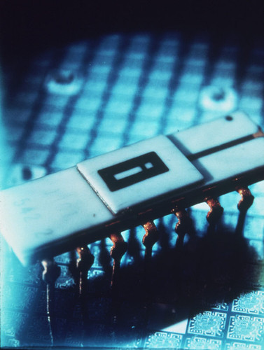 Intel 1103 Memory chip package, 1970 — Calisphere
