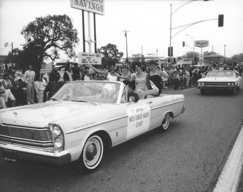 Court of Miss Conejo, ride in car for Conejo Valley Days Parade 1965 ...