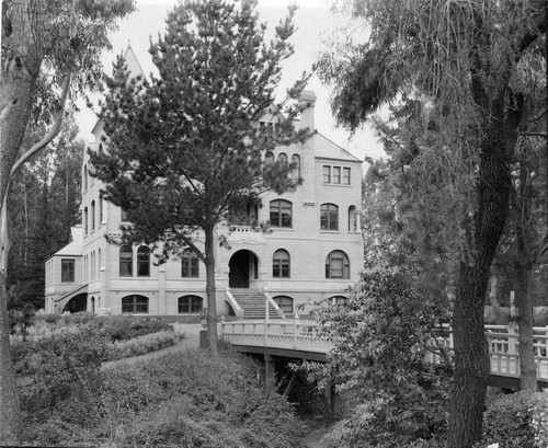 Photograph of science building at Mills College — Calisphere