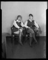 Aloha Wanderwell and Margaret Hall at Walter Wanderwell's murder trial ...