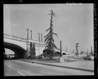 Know Your City No.140 Eastern end of Hyperion Ave. Bridge and Victory ...