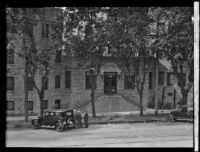 Bellevue Arms apartment building, residence of confessed kidnapper and ...
