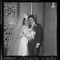 Wedding portrait of actress Annette Funicello and agent Jack Gilardi ...