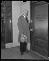 Charles Randall entering the Grand Jury chambers, Los Angeles, 1928 ...