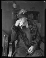 Mrs. Eva Hickman, mother of murderer William Edward Hickman, cries into ...