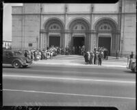 Funeral service for George Gershwin at the Temple B'nai B'rith in Los ...