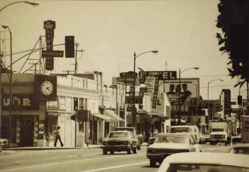 Traffic on Oxnard Blvd. at 5th Street — Calisphere
