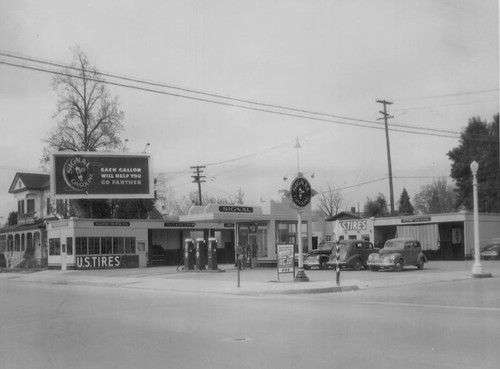Estrada's Spanish Kitchen and Signal Service Station — Calisphere