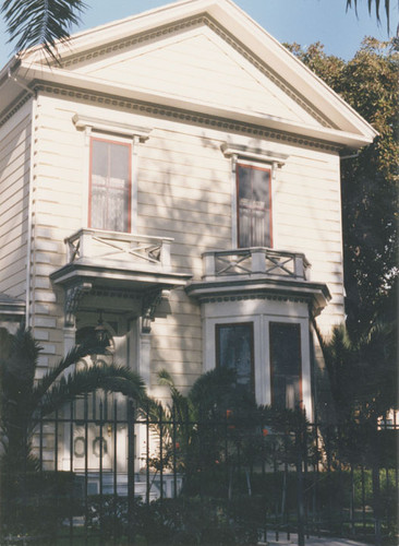 Minter house on 322 W. 3rd St — Calisphere