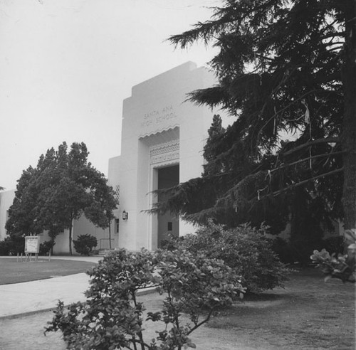 Main entrance to Santa Ana High School on 520 W. Walnut — Calisphere