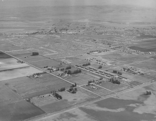 Aerial view of the Santa Ana Army Air Base and surrounding farms ...