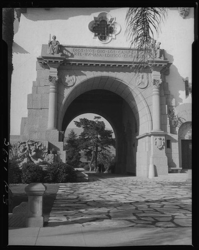 Arched Entrance Anacapa Arch At The Santa Barbara County Courthouse