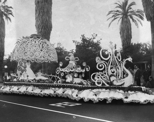 Beauty unfolds in wondrous pageant of flowers — Calisphere