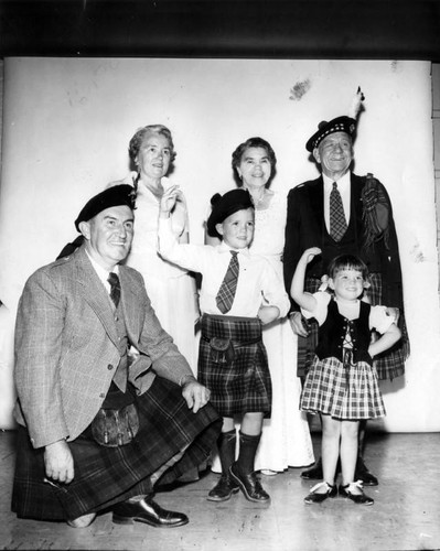 Clansmen set for Highland Games — Calisphere