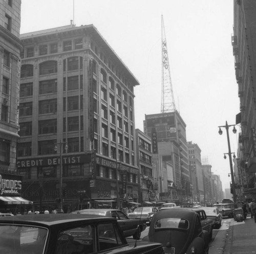 Busy scene on Broadway — Calisphere