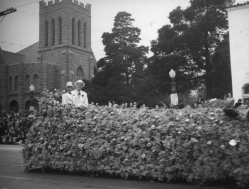 Edgar Bergen and Charlie McCarthy, Rose Parade — Calisphere