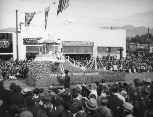 Busch Gardens float, 1938 Rose Parade — Calisphere