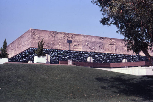 George C. Page Museum of La Brea Discoveries murals — Calisphere