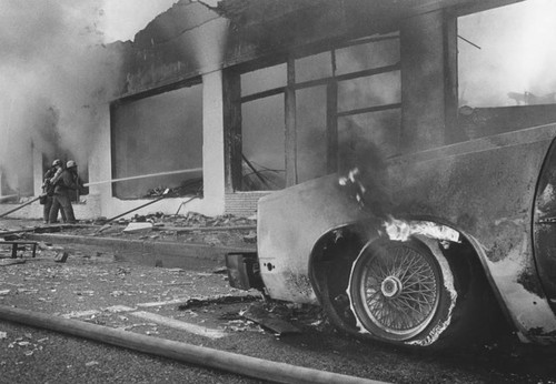 Glendale fire injures 4, destroys plant — Calisphere