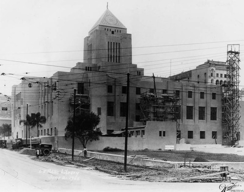 LAPL Central Library construction, view 92 — Calisphere
