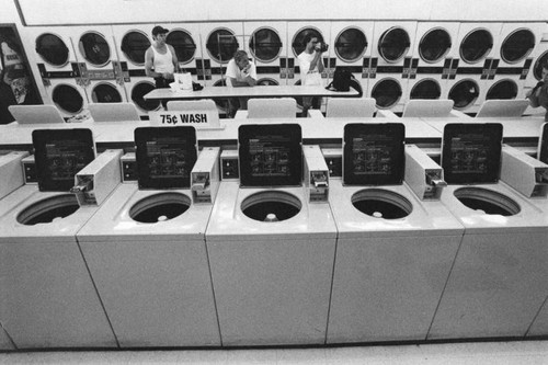 Poetry reading in Laundromat, Sunset Junction Street Fair — Calisphere