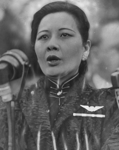 Madame Chiang Kai-shek speaks at City Hall — Calisphere