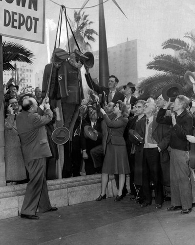 Hanging of Hitler--in effigy — Calisphere