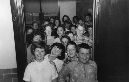 Doris Loo Arima and classmates — Calisphere