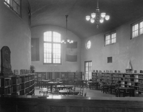 Interior view, Lincoln Heights Branch Library — Calisphere