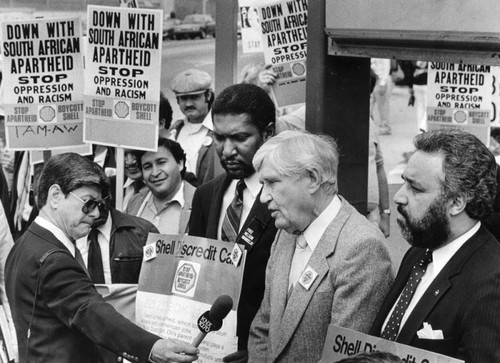 Shell boycott spreads to Southland — Calisphere