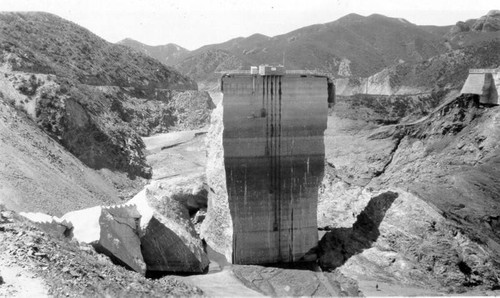 a"Tombstone" and large chunks of concrete, St. Francis Dam — Calisphere
