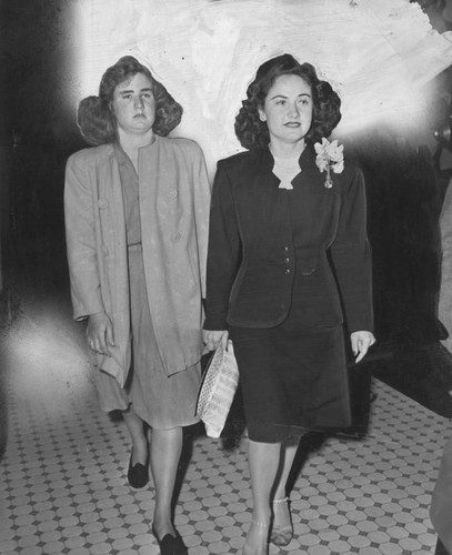 Miss Overell escorted to court — Calisphere