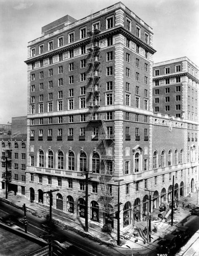 Exterior view of the Jonathan Club, view 1 — Calisphere