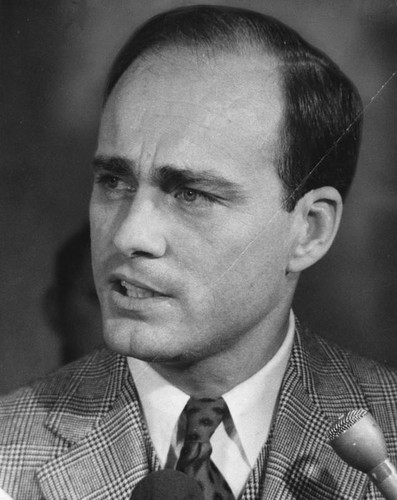 Vincent Bugliosi — Calisphere