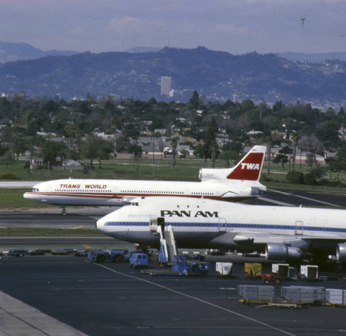 TWA L-1011 preparing for takeoff at LAX — Calisphere