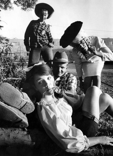 Dogpatch comes alive — Calisphere