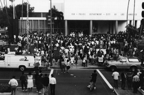 Protesters during 1992 L.A. riots — Calisphere