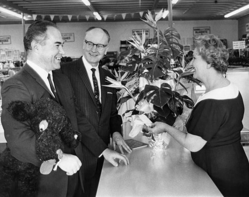 West Valley Goodwill store opens — Calisphere