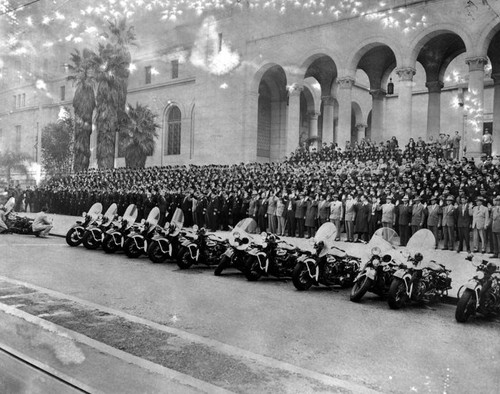 Police Department employees take loyalty oaths — Calisphere