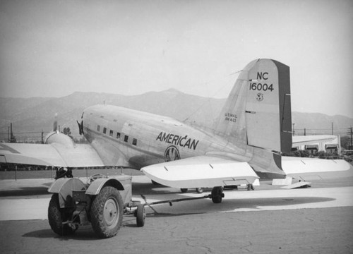 US mail plane at Grand Central Air Terminal — Calisphere