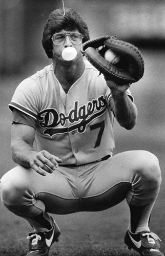 Catcher Steve Yeager — Calisphere