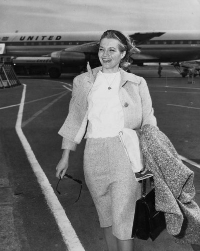 Angie Dickinson departing for Miami and Italy — Calisphere