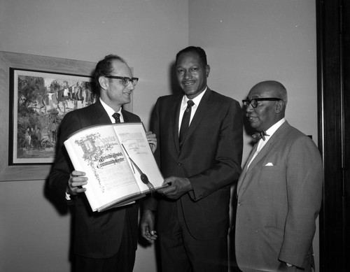 Tom Bradley and Leon Washington Jr — Calisphere