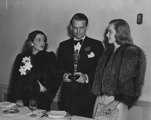 Actor Douglas Fairbanks Jr. accepts commemorative Academy Award for his ...