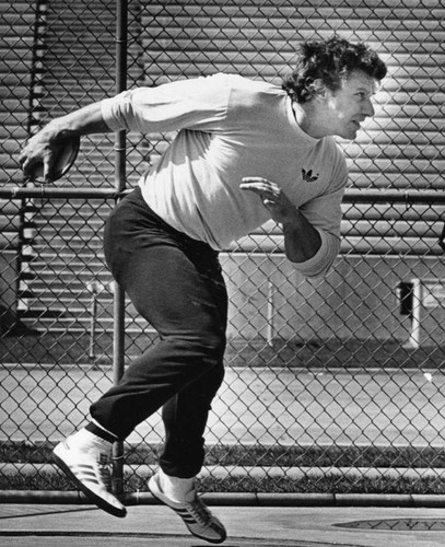 Al Oerter — Calisphere