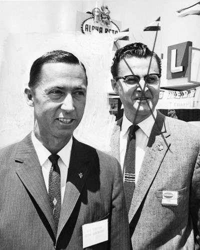 Valley man to manage new market — Calisphere