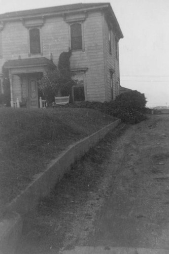 Bunker Hill "Salt Box — Calisphere