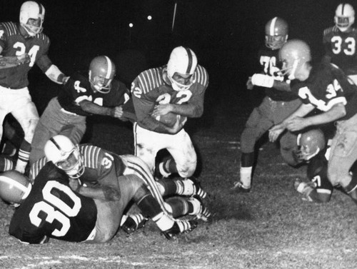 Keith Rodabaugh finds big hole in Lancers' forward wall — Calisphere