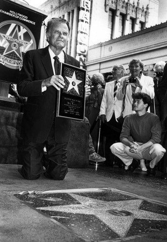 Rev. Billy Graham gets star — Calisphere