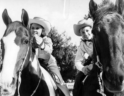 Royalty reigns at horse show — Calisphere